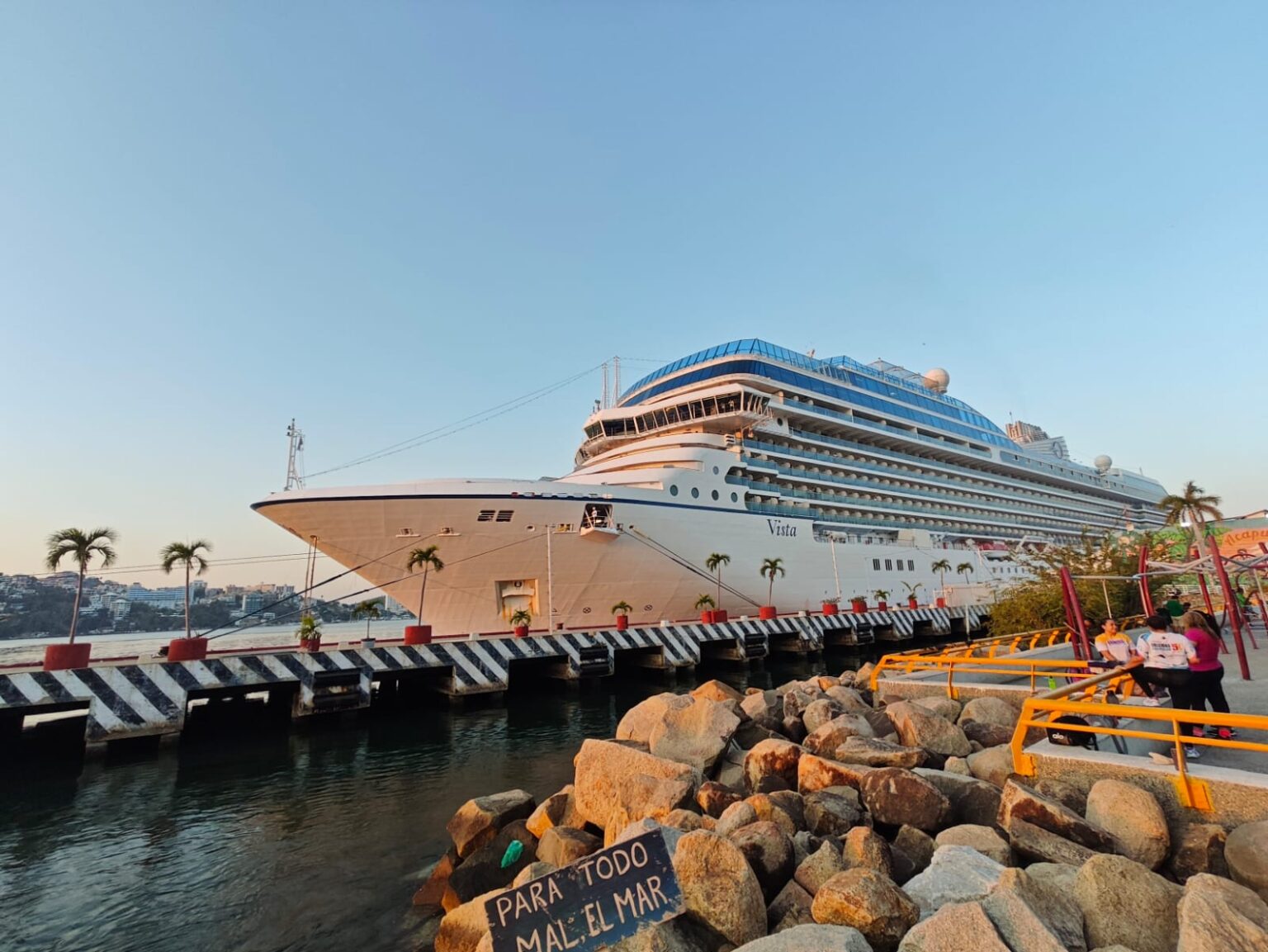 Llega a Acapulco el crucero MS Vista de Oceanía Cruise, el noveno del ...